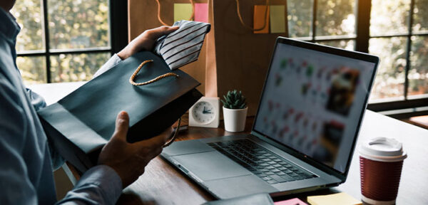 Ideias de brindes para clientes: 84 ideias e como escolher